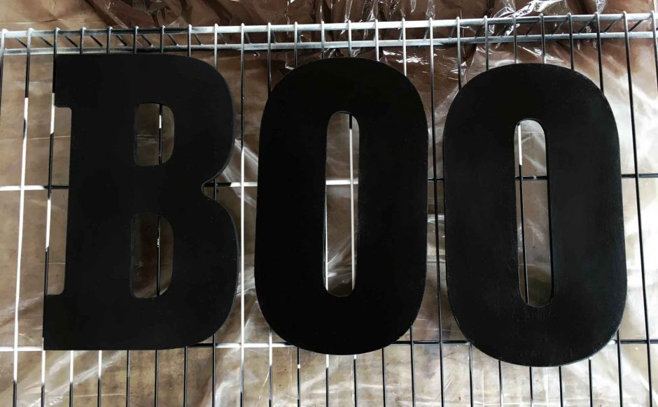 Halloween Decor: 30 Minute Boo Sign Door Hanger - The Candy Lei